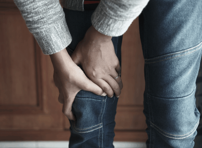 What Are The Red Flags For Knee Pain? | When To Seek Help